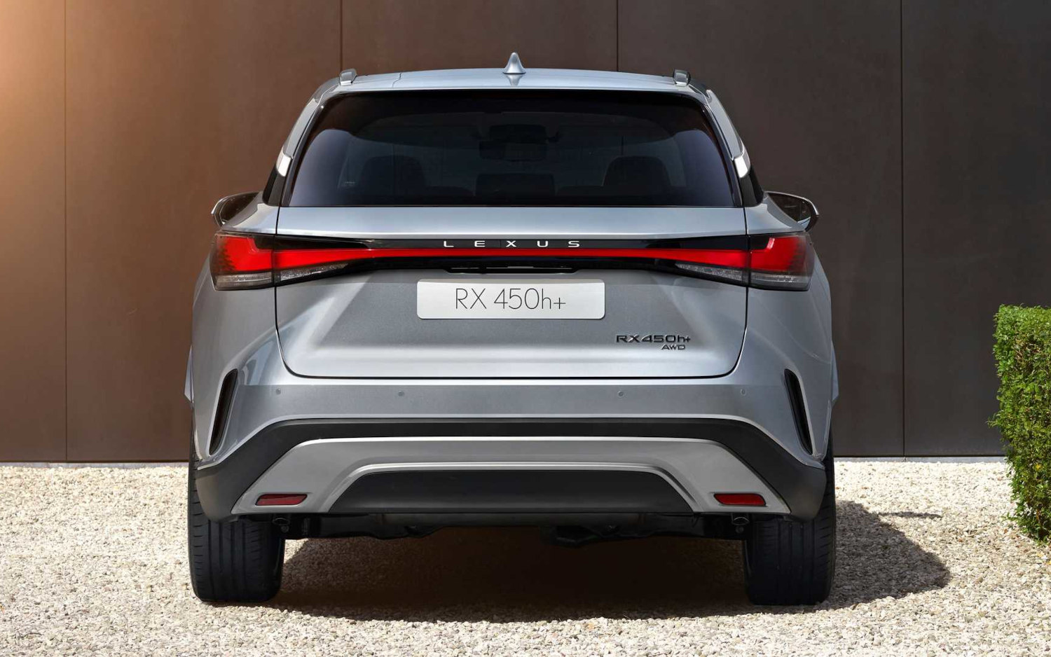 Lexus RX 450h+ 2023 | SUV Drive